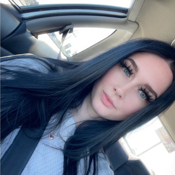 Hailey's Closet (@hailey_cornett) | Poshmark